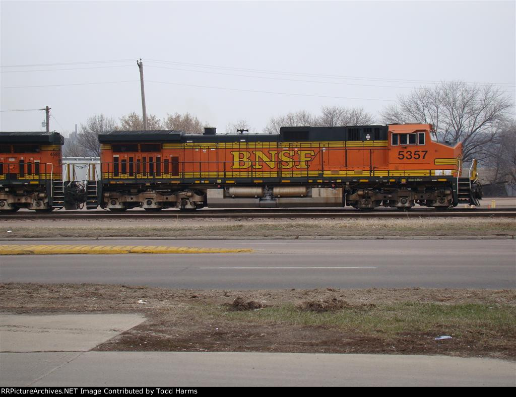 BNSF 5357